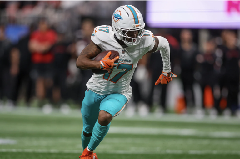 Jaylen Waddle injury update: Latest on Dolphins WR's playing status for ...