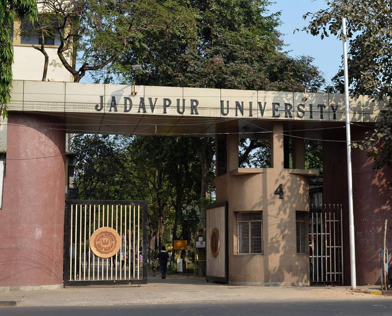 Jadavpur University gets ayurvedic medicine testing facility