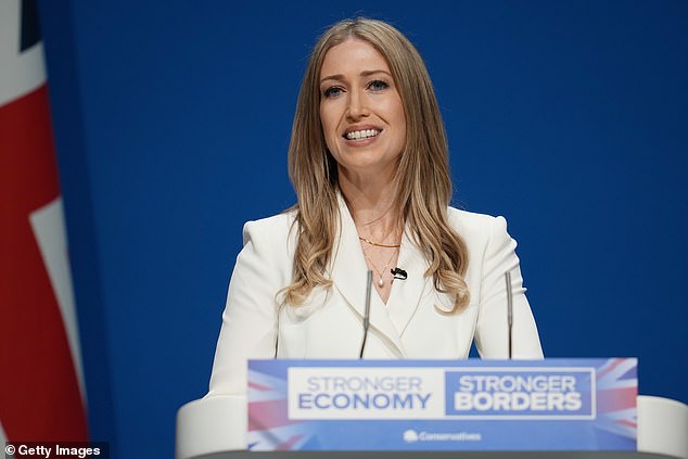 27,000 students enrol on 800 'rip-off' Mickey Mouse courses including ...