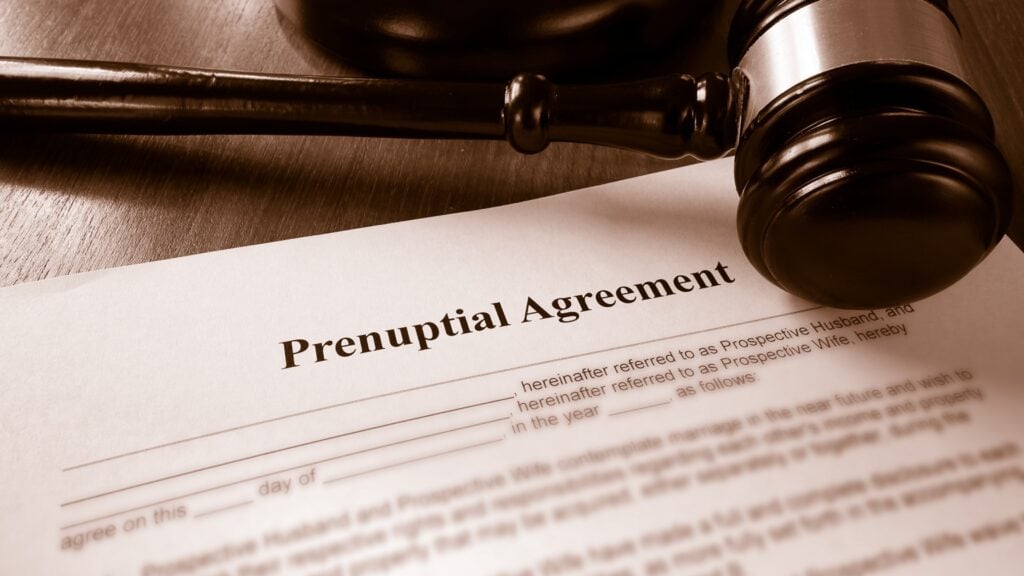 'Why get a prenup if you love me?' 24-year-old woman ends engagement ...