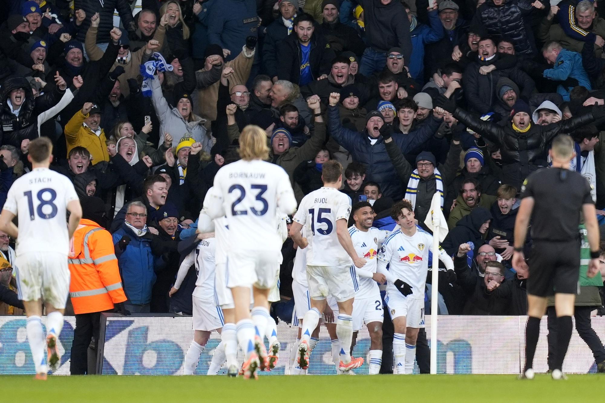 Leeds United 1 Manchester United 1: A game to sum up a season as Whites ...