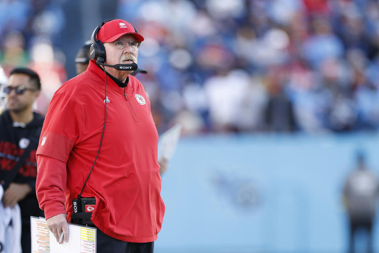 Chiefs announce two WR moves before season finale vs Raiders