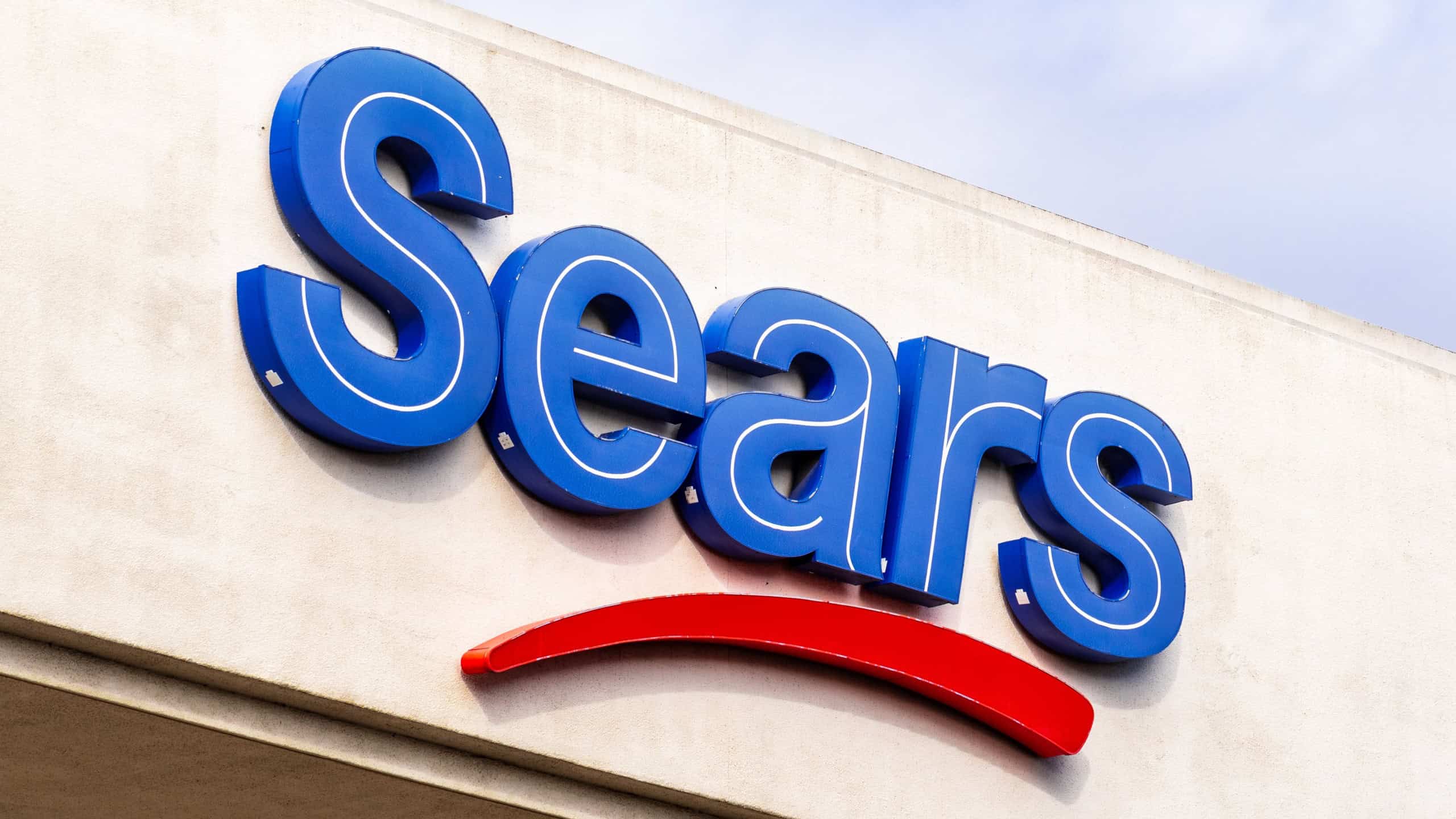 10 mall traditions that defined the '90s