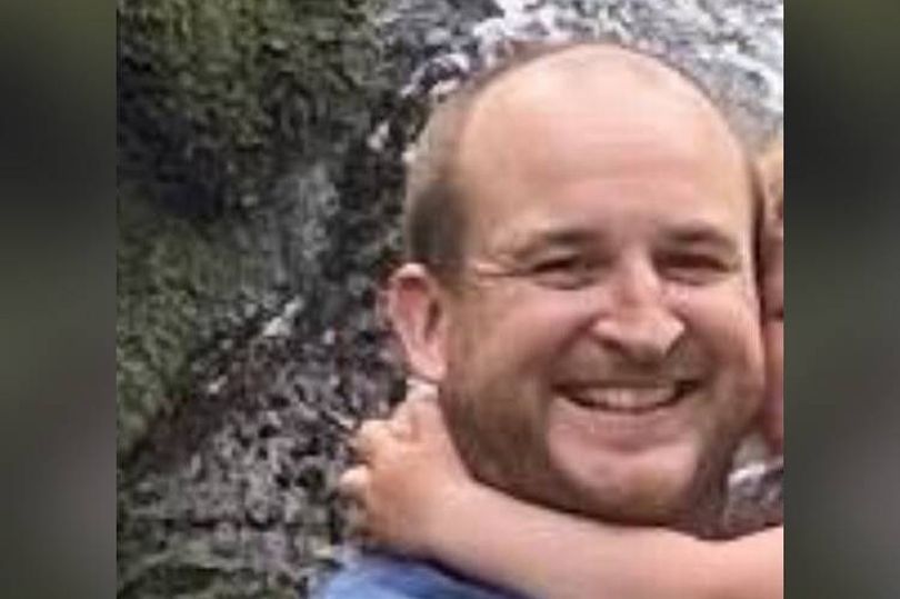 Tributes paid to young dad who died in late-night crash in Kerry