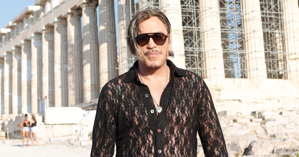 There is a GoFundMe to pay Mickey Rourke’s back rent