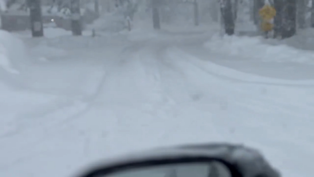 Rivian R1S battles heavy snow in Mammoth Lakes, California