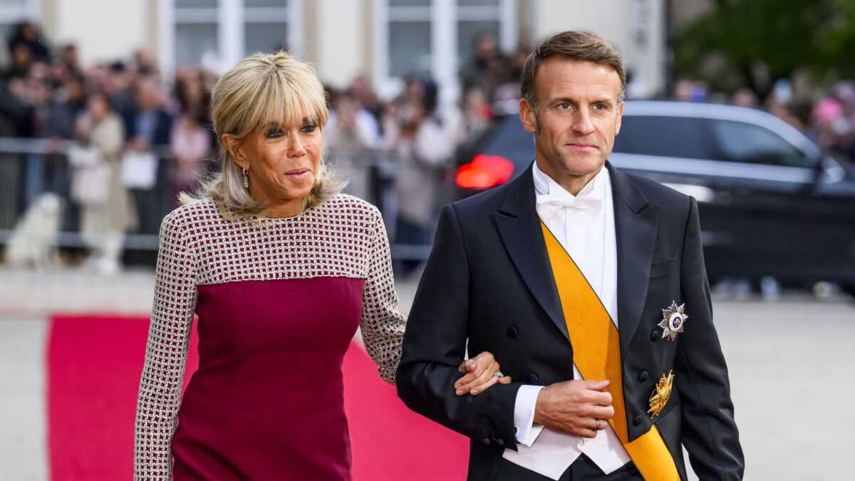 Déplacements hors agenda, aucune communication : comment les Macron ont ...