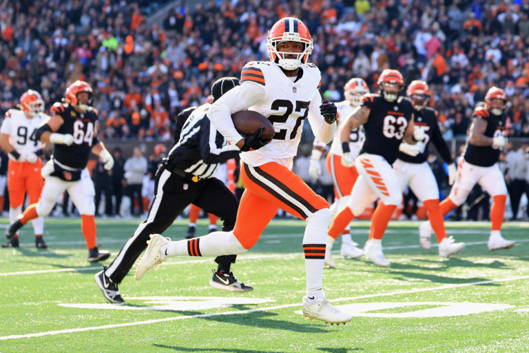 Shedeur Sanders rallies Browns in final minute to beat Bengals