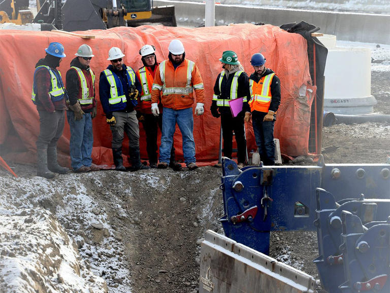 City to start pipe removal repairs on major water main break, traffic ...