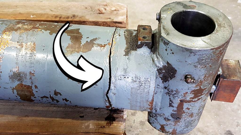 Repairing a cracked hydraulic weld