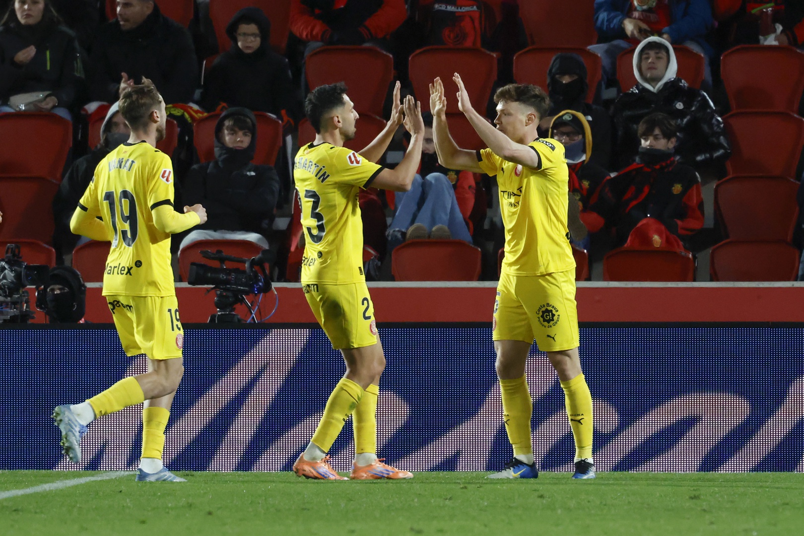 1-2. El Girona aprovecha el drama del Mallorca para arrancar 2026 con ...