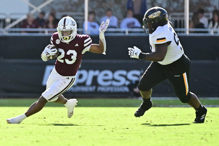 Mississippi State running back Seth Davis to enter transfer portal