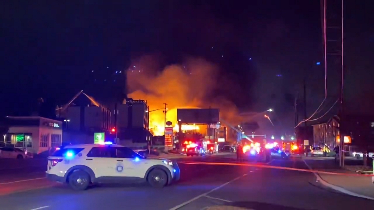 Major five-alarm apartment fire at Leetsdale and Forest, Denver, USA