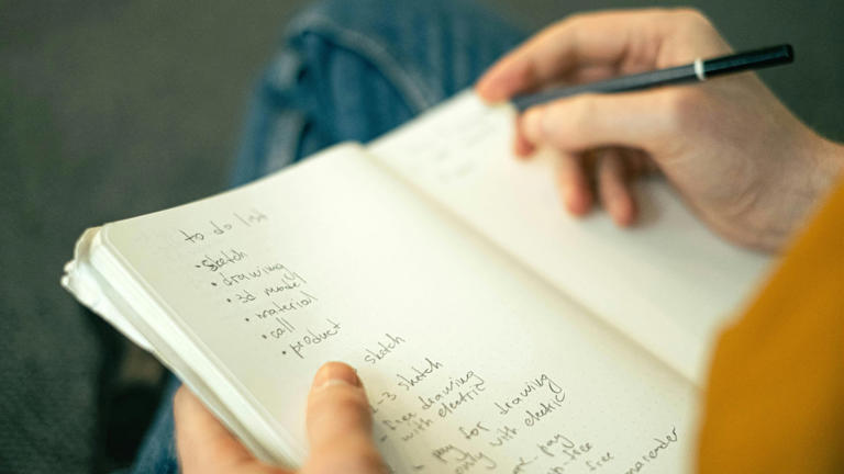 ¿Se escribe “solo” o “sólo”? La RAE aclaró cuál es la forma correcta y ...