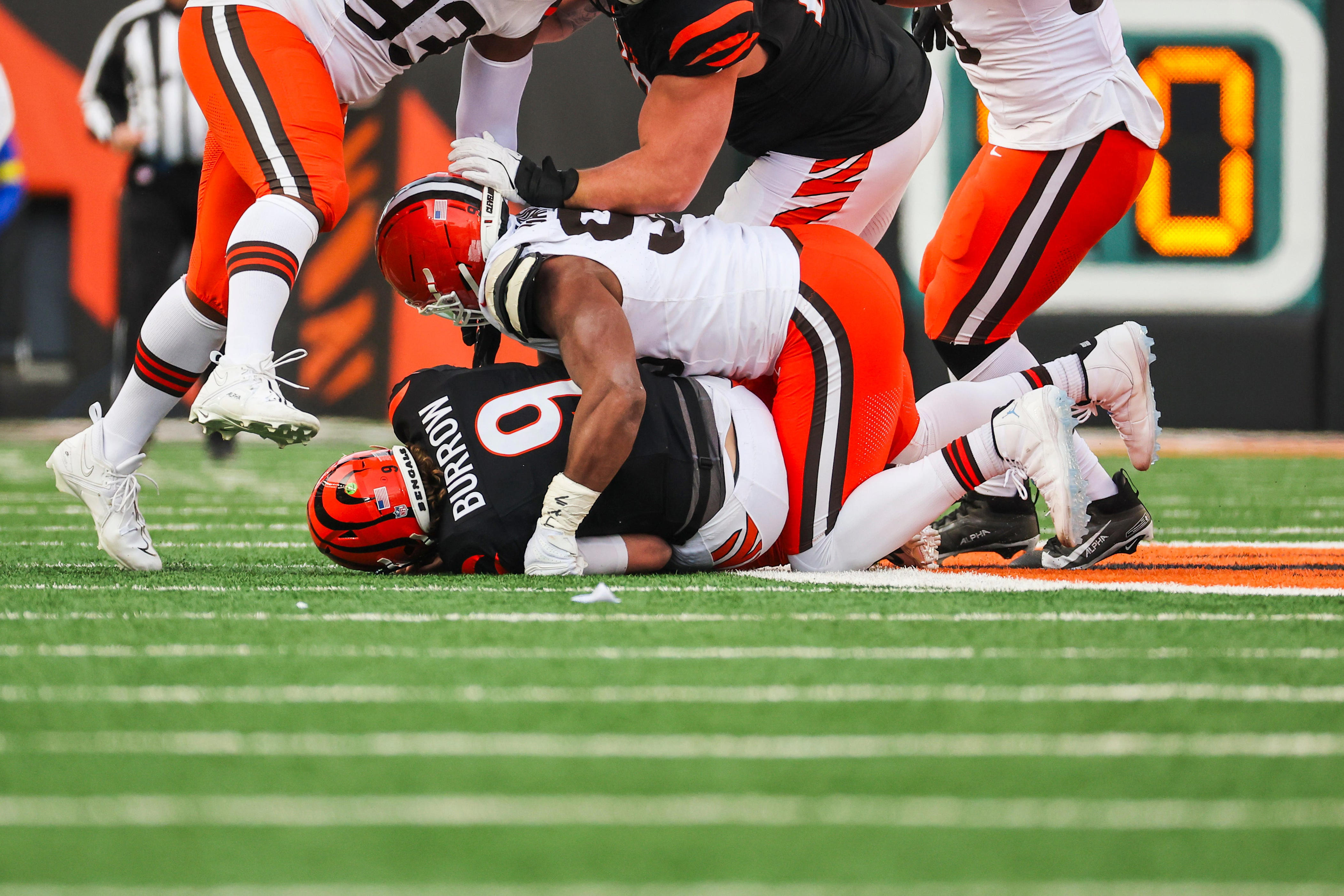 Watch Myles Garrett swarm Joe Burrow to break NFL sack record