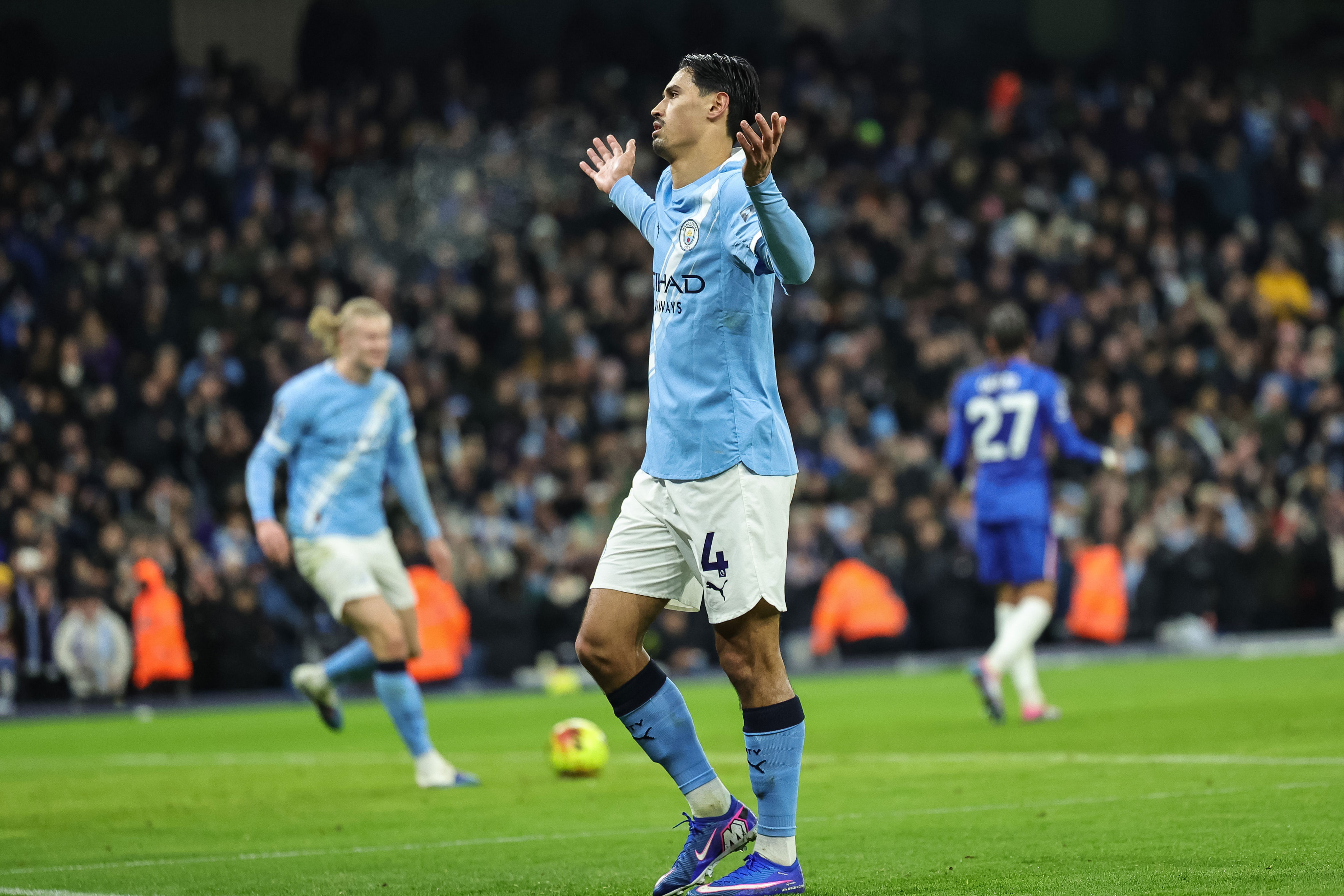 Geen heldenrol Reijnders door late Chelsea-goal: Man City ziet Arsenal ...