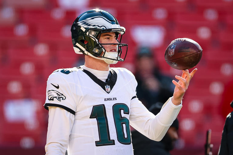 Eagles vs. Commanders: Live score updates, highlights, injury news