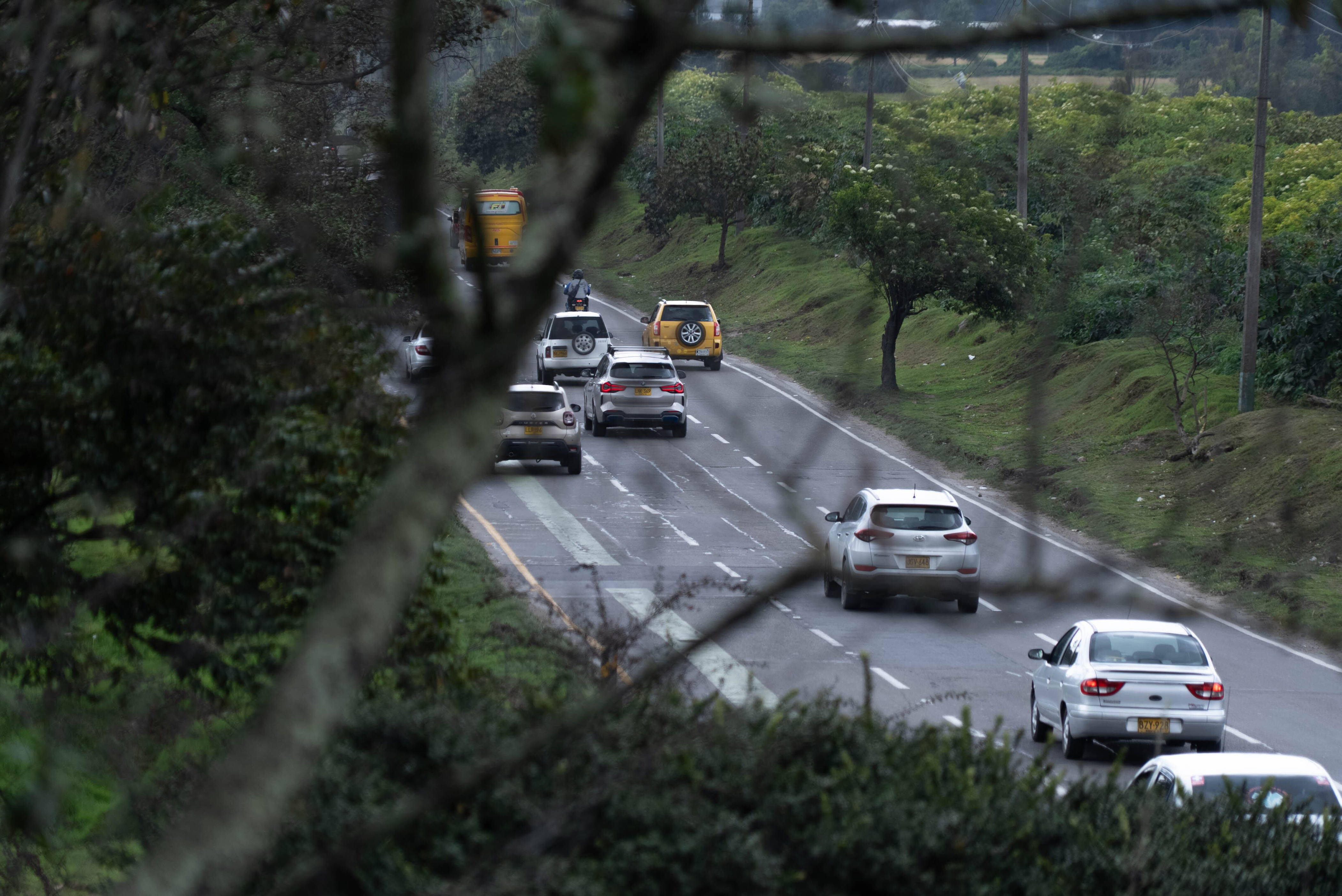 Distancia mínima entre carros en carretera: cuántos metros exige la ley ...
