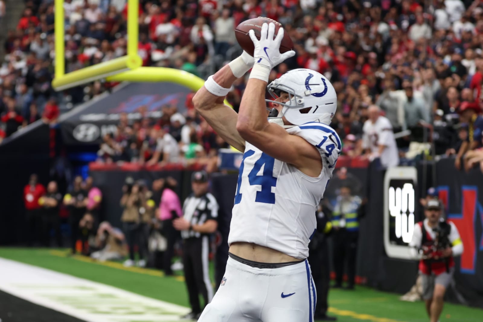 Colts WR Alec Pierce ejected for bumping NFL official vs. Texans