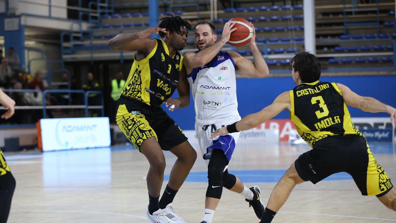 L’Adamant Ferrara torna a ruggire, battuta la Virtus Imola