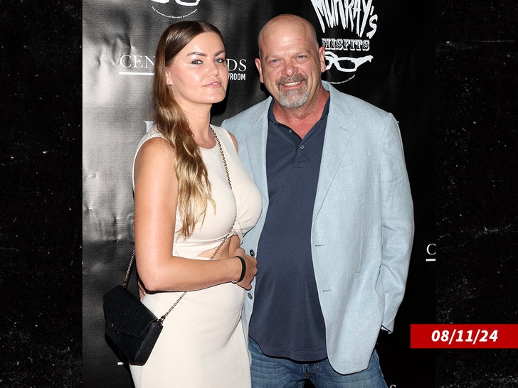 'Pawn Stars' Rick Harrison marries Angie Polushkin in Elvis-officiated ...