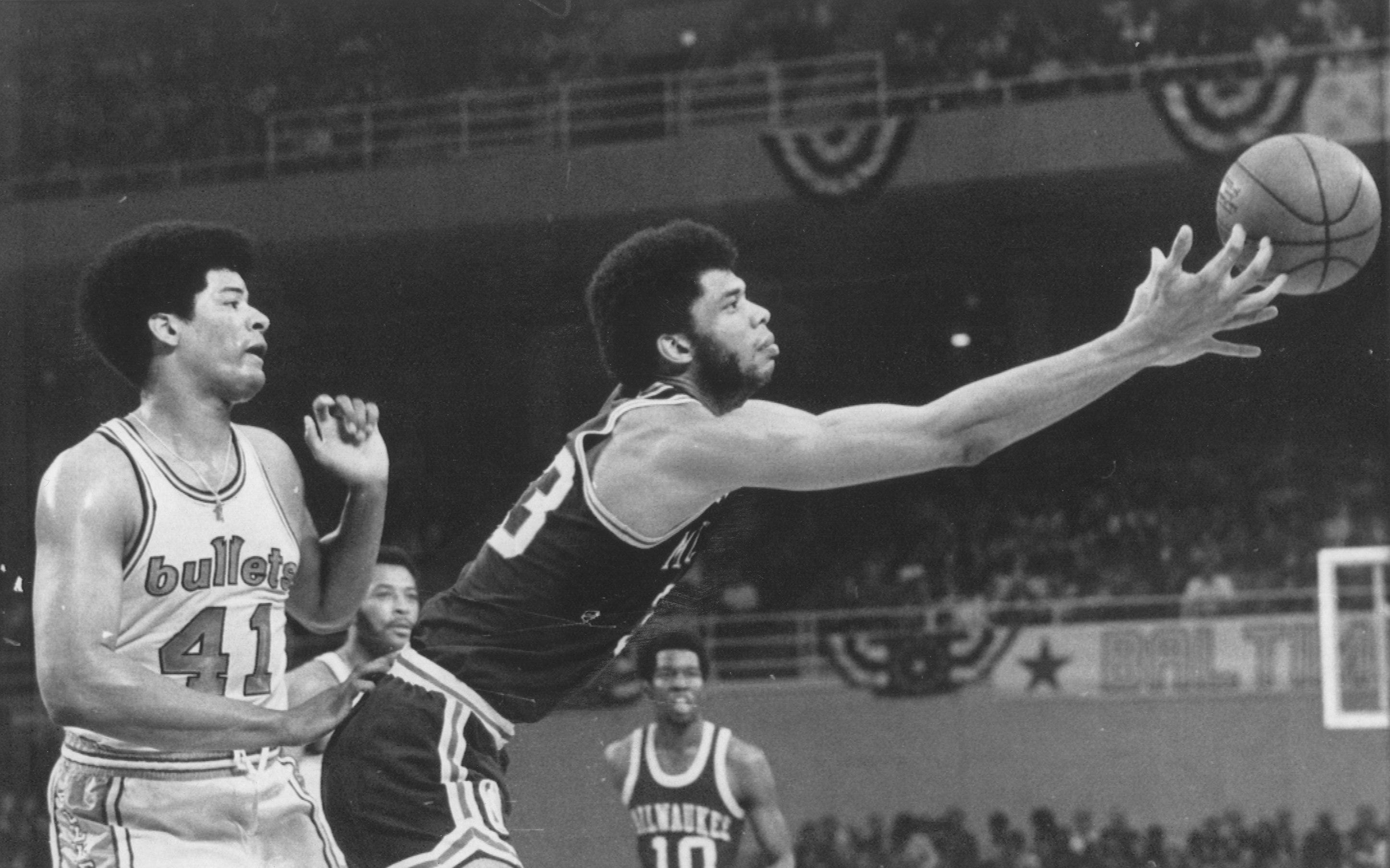 Excerpt: Building the Bucks of Kareem Abdul-Jabbar and Oscar Robertson