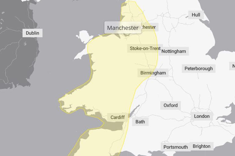 Travel alert as another snow and ice warning hits Greater Manchester ...