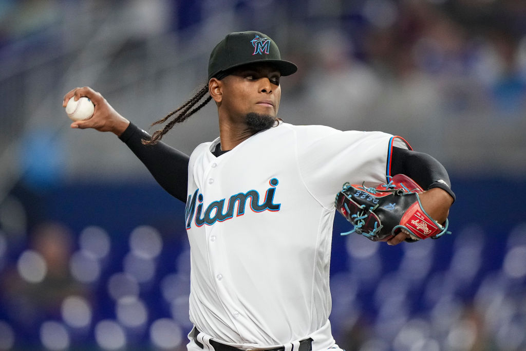 Yankees talking to Marlins about trading for starting pitcher Edward ...
