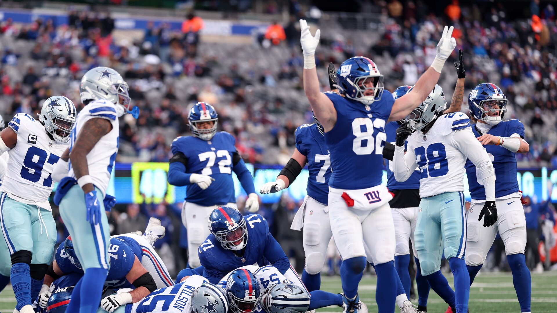 Giants win second in a row with 34-17 win over Cowboys