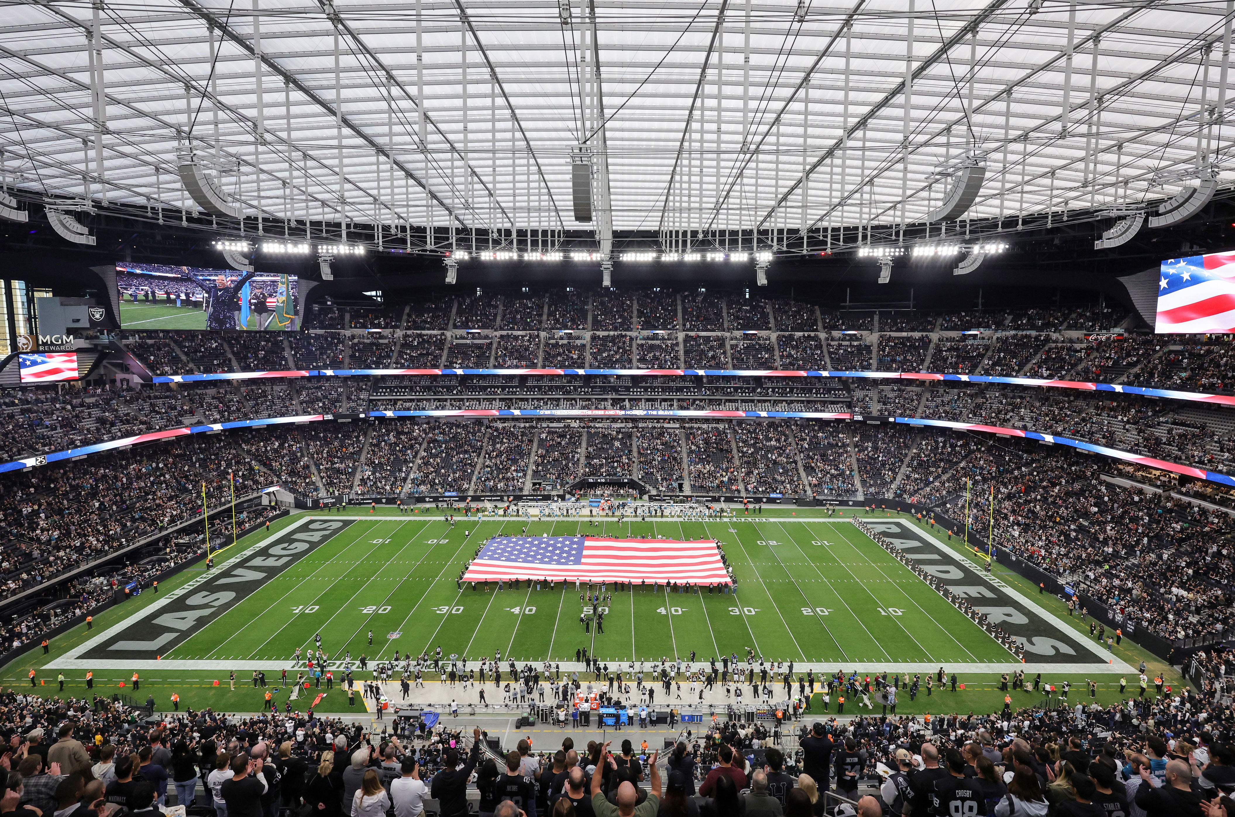 Chiefs-Raiders live updates: Game tied 0-0 in the first quarter