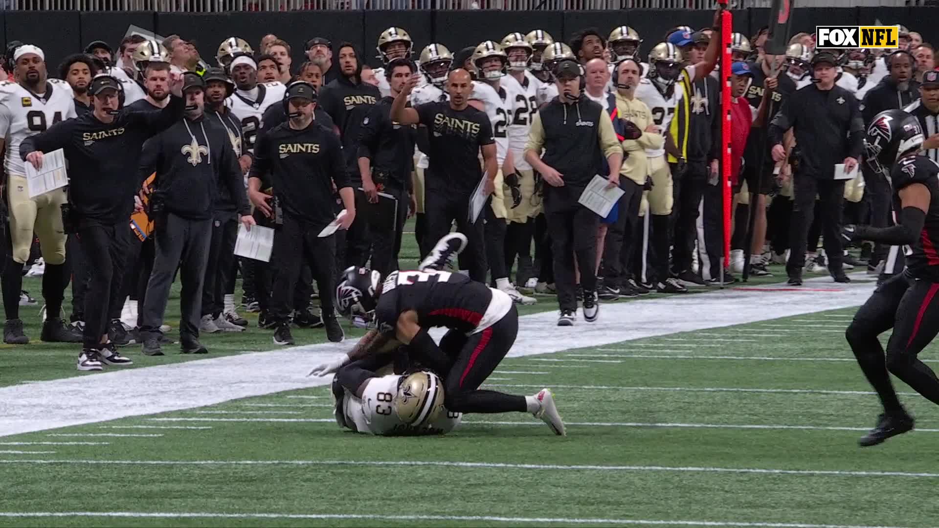 Can't-miss play: One-handed catch! Juwan Johnson snatches Shough's deep ...