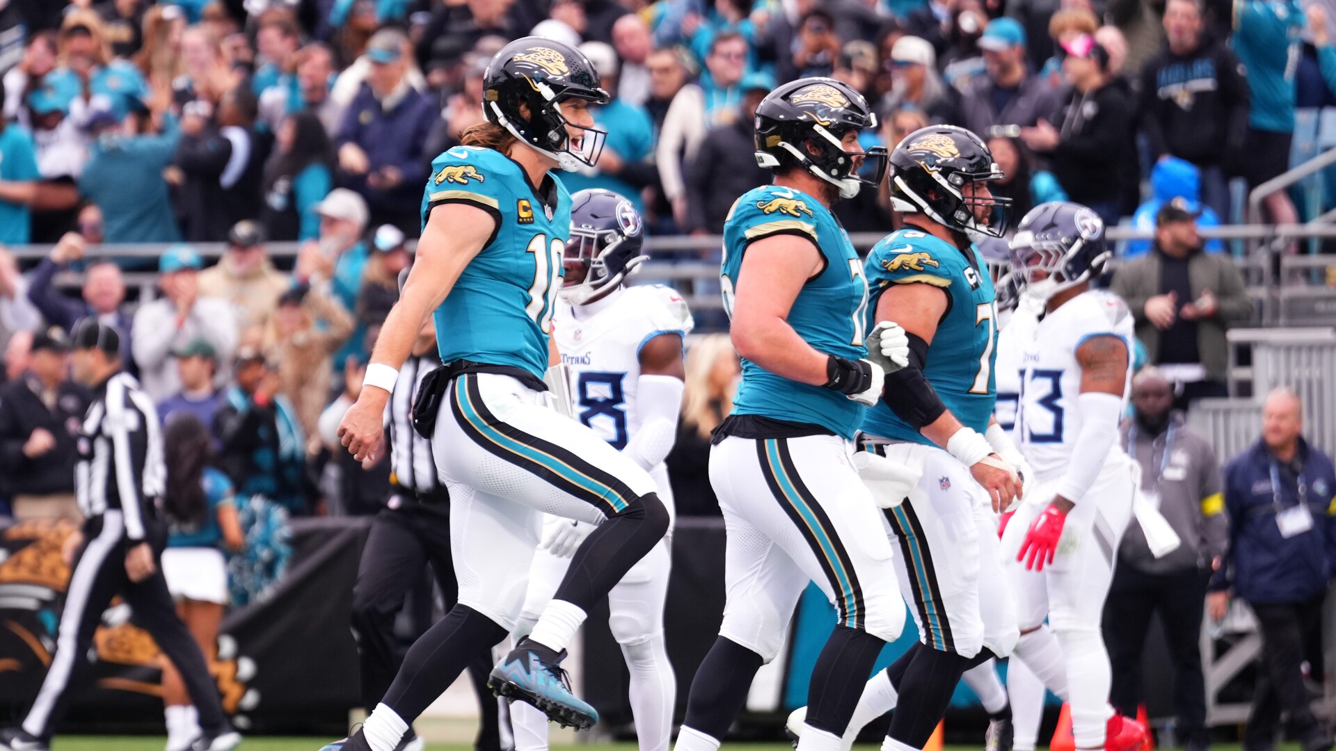 Three Trevor Lawrence TDs, Cam Little's 67-yard field goal have Jags up ...