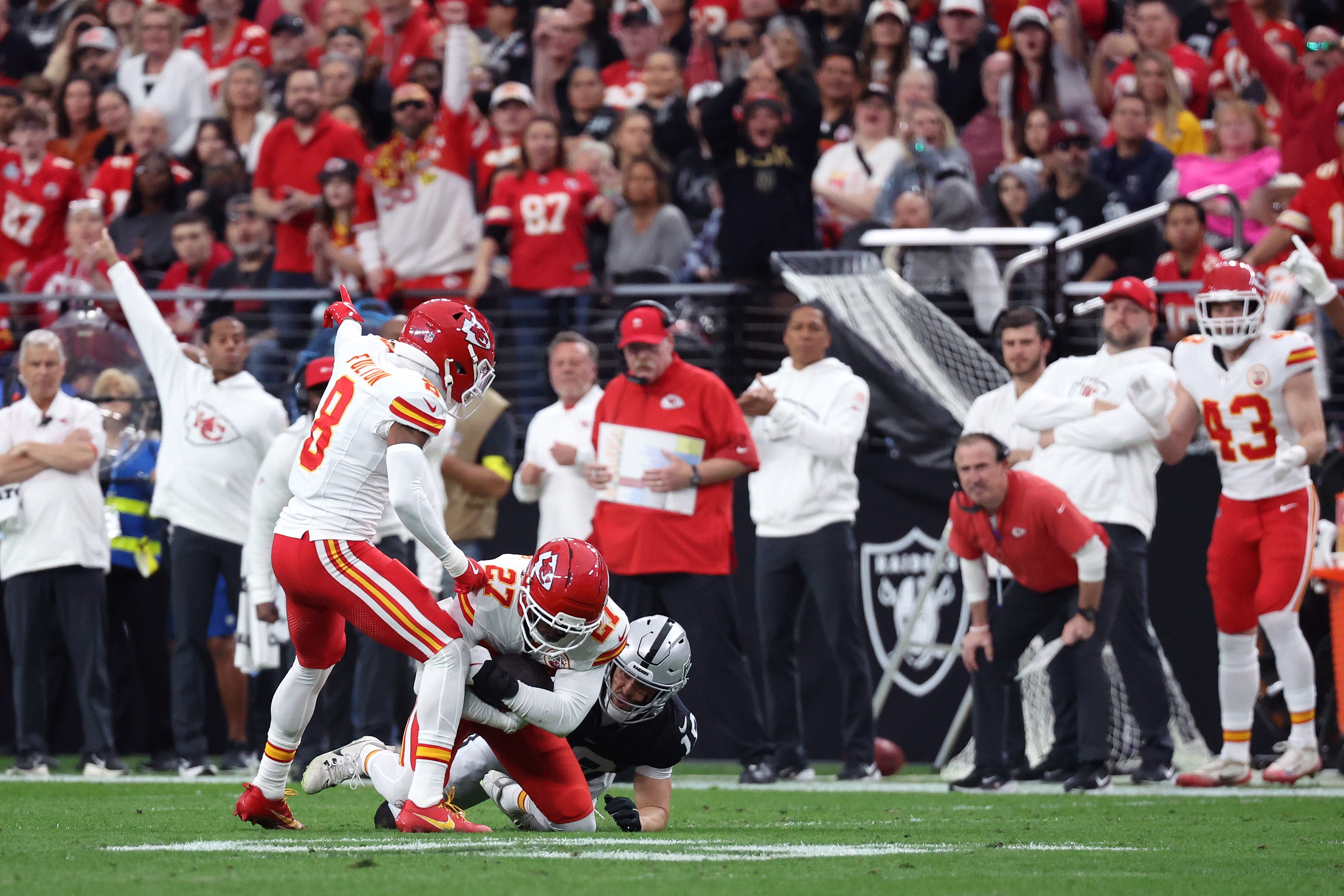Chiefs vs Raiders: Chamarri Conner intercepts Kenny Pickett in Week 18