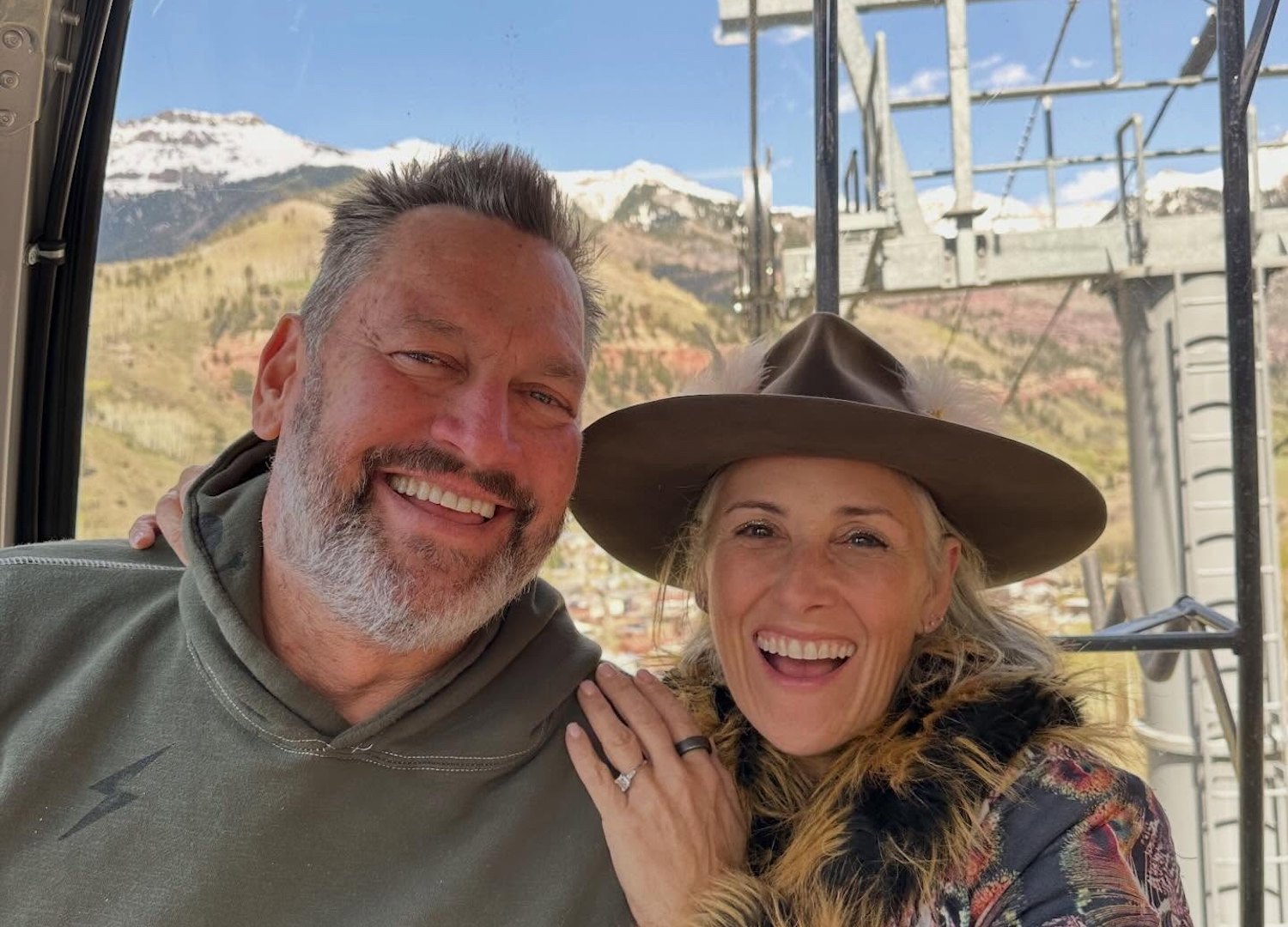 Ricki Lake celebra su aniversario con su esposo mientras renacen de las ...