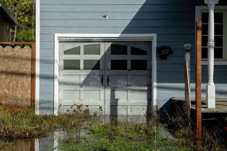 Bay Area hit by one-two punch of flooding from rain, king tides