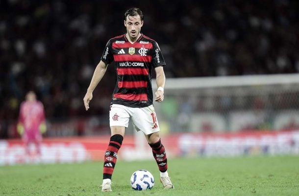 Flamengo acerta empréstimo de Matías Viña ao River Plate