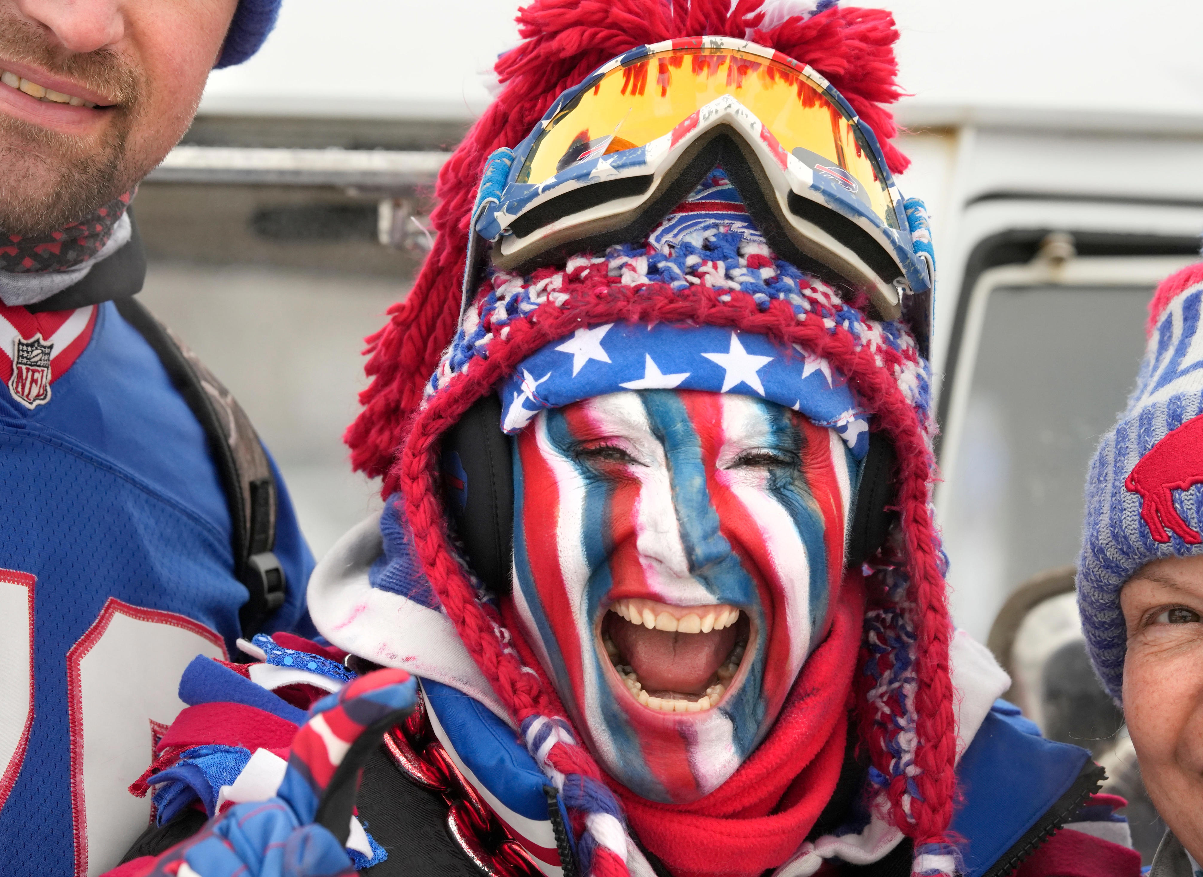 Flights or drive? AAA offers insight for Bills fans heading to playoff game