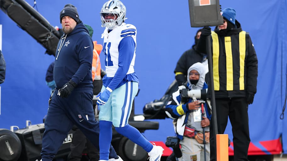 Cowboys' star rookie loses cool, gets ejected from Week 18 game vs Giants