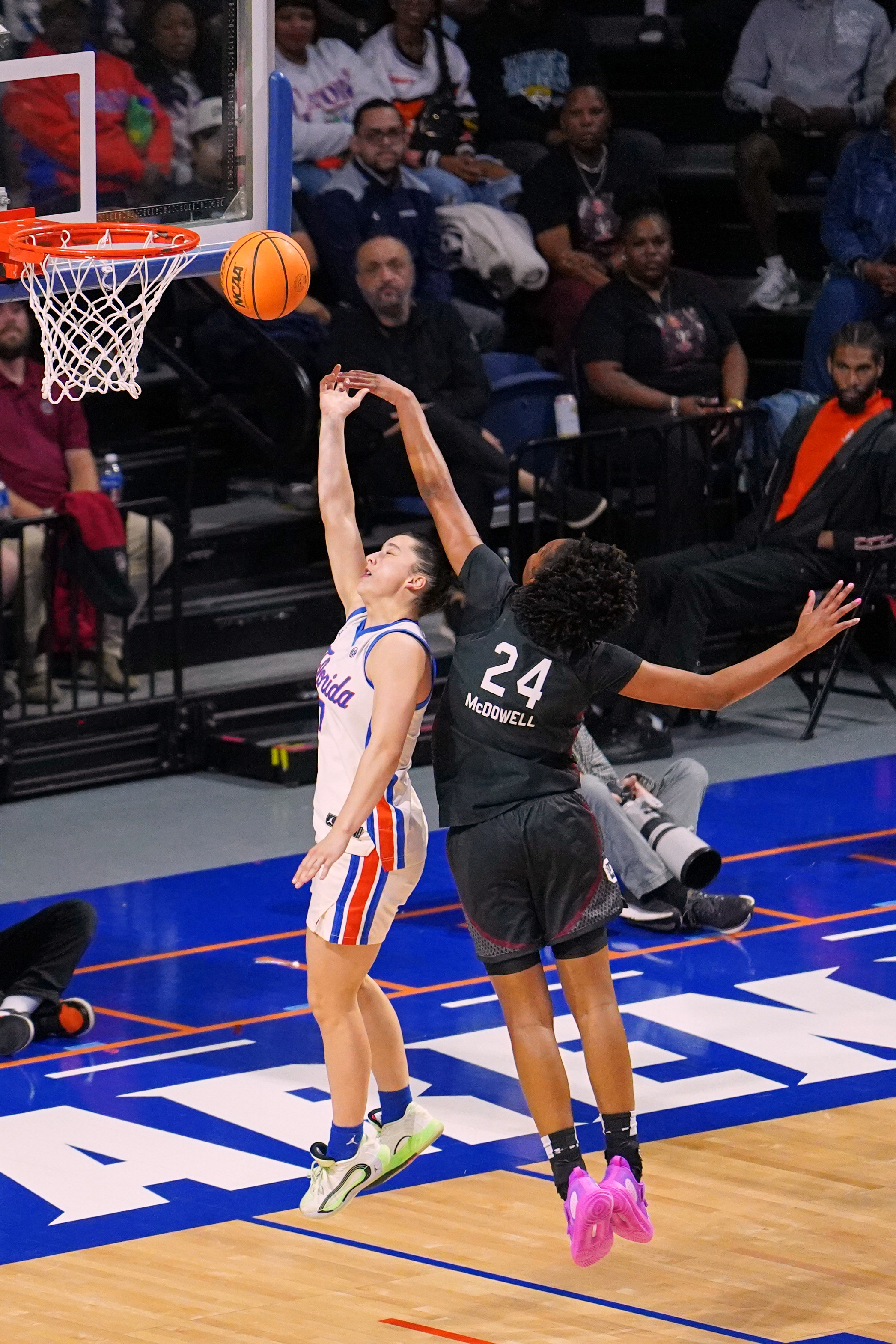 Raven Johnson, Edwards lead the way as No. 3 South Carolina holds off ...