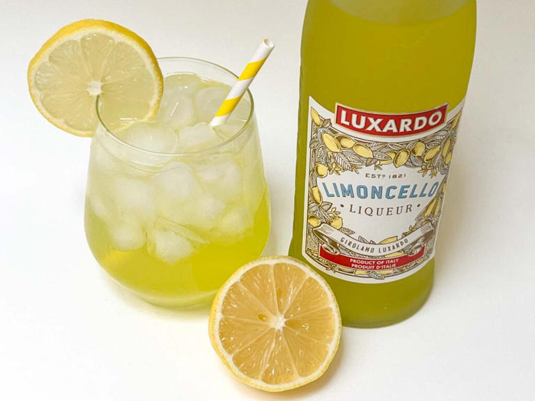 Limoncello spritz recipe - delightfully delicious