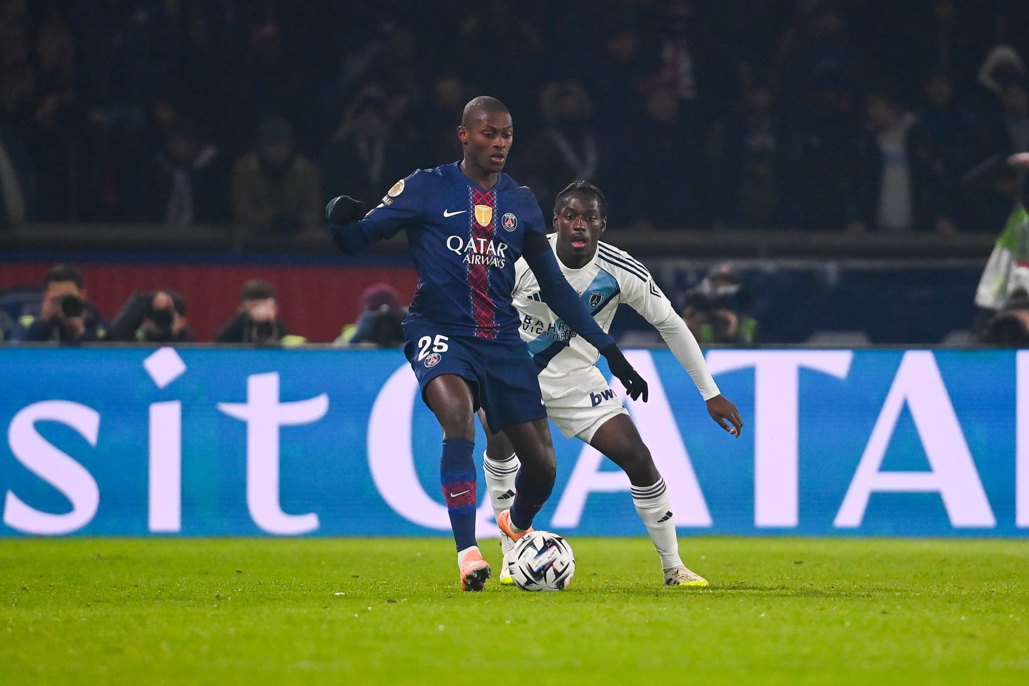 PSG-Paris FC : c'est quoi ce badge doré sur le maillot des joueurs du PSG