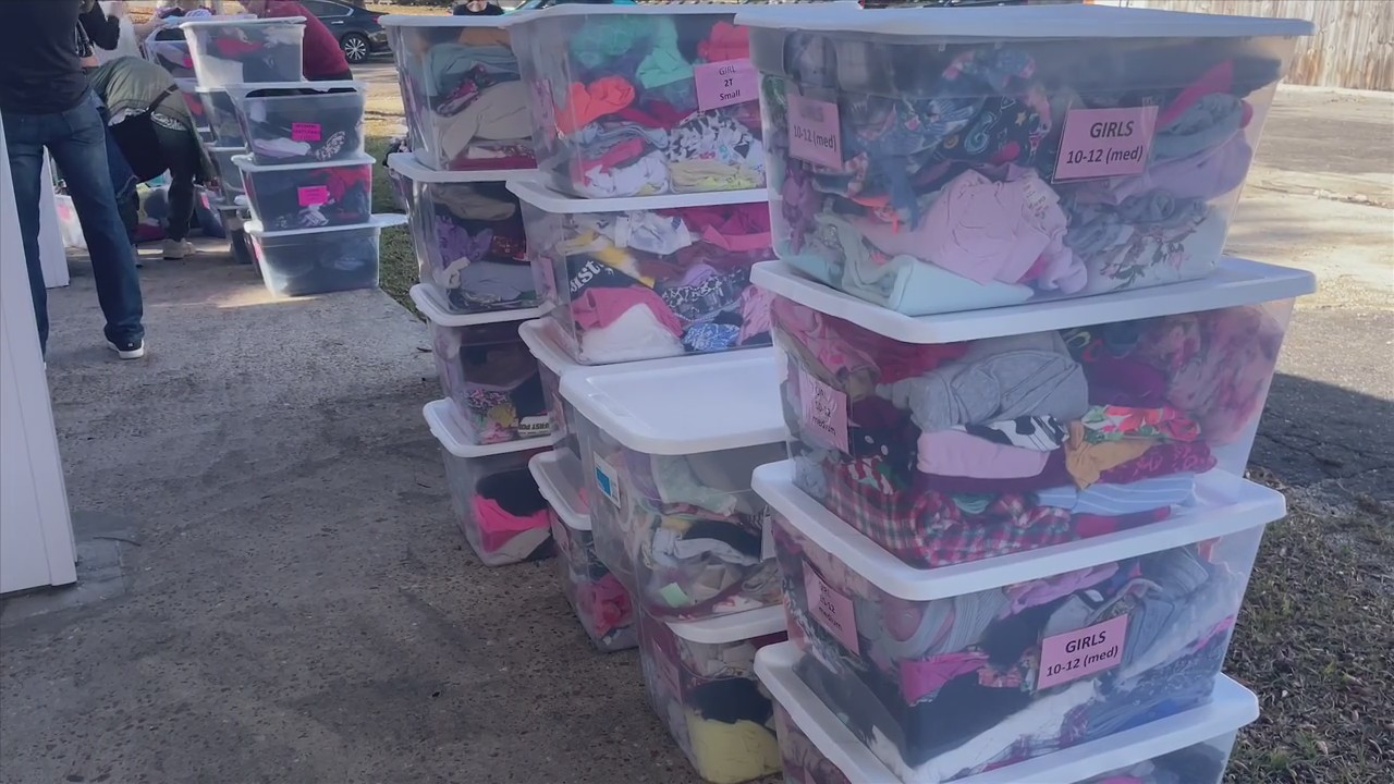 Community unites for Save the Closet's big bag fundraiser event