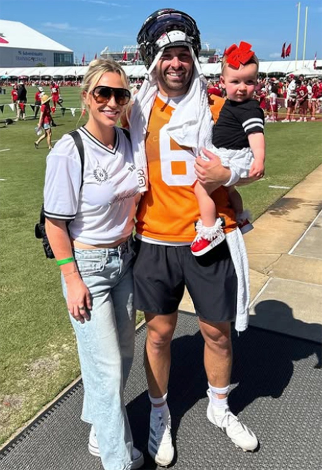Baker Mayfield’s wife captures QB stress-watching as Saints and Falcons ...