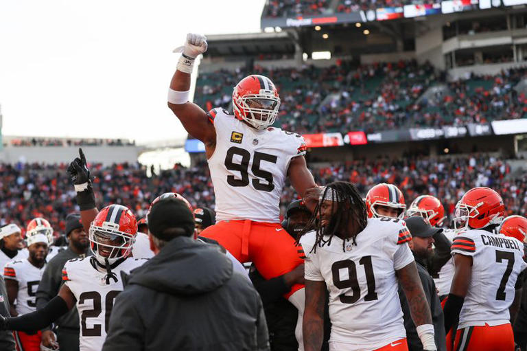 Amanda Balionis first on the scene after long-standing NFL record is broken