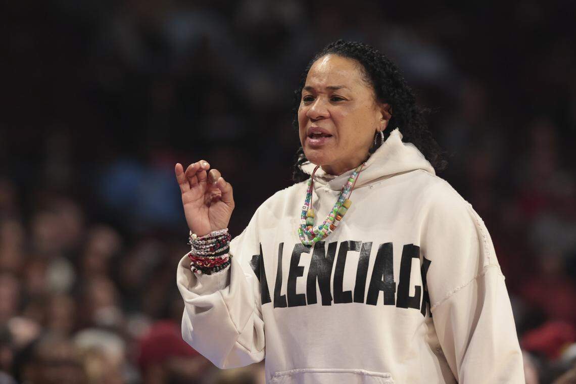 No. 3 South Carolina WBB escapes Florida with a win. A few takeaways