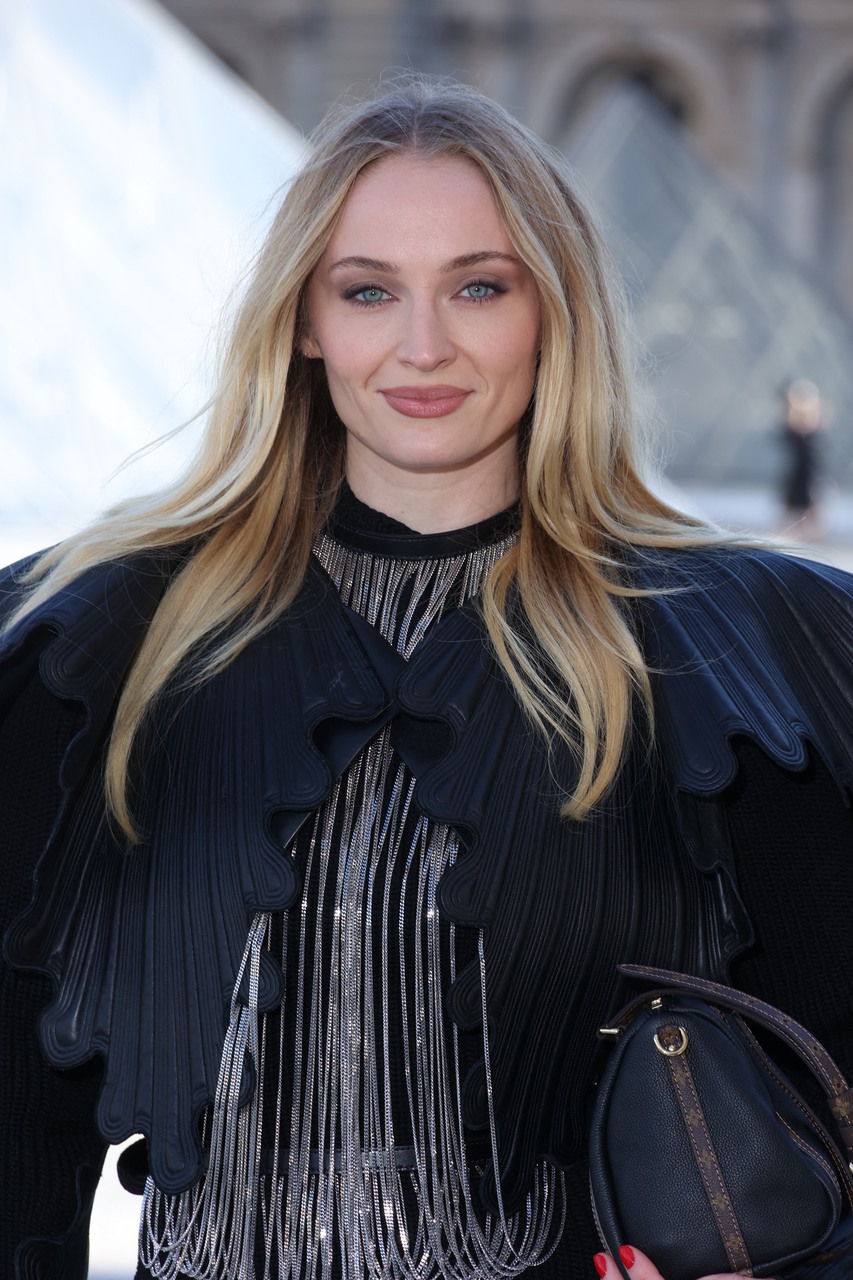 Joe Jonas dimentica Sophie Turner (e il divorzio): «Ora è fidanzato con ...