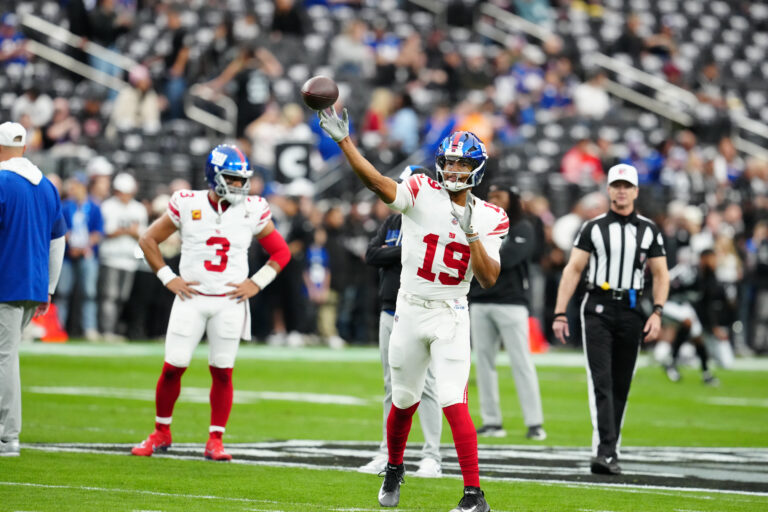 Jameis Winston gives Eli Manning vocal birthday gift on ESPN ManningCast