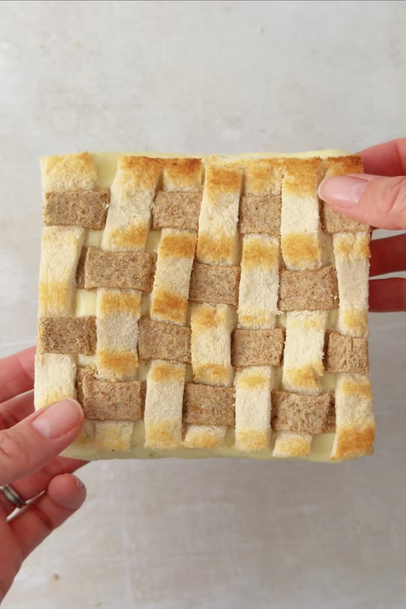 Bánh mì nướng phô mai dệt (bánh mì trắng + nâu)