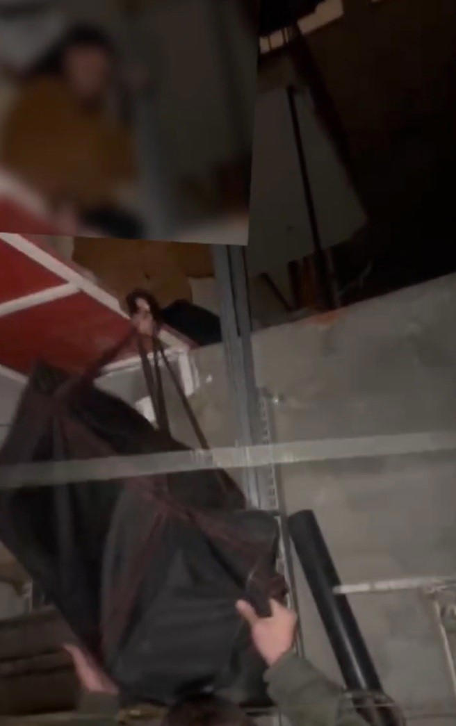 Kumar oynatılan mekana kapıyı ikiye bölerek giren polis, çatıdan ...