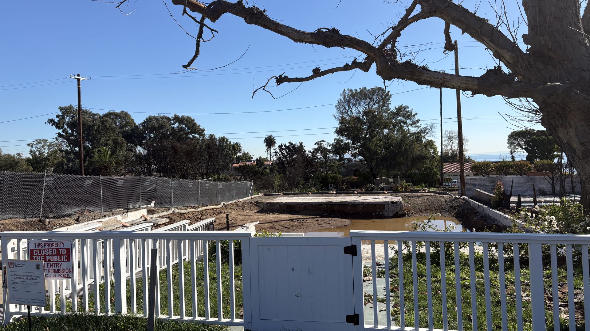 Redfin: Investors bought 40% of Palisades fire lots - locals dispute that